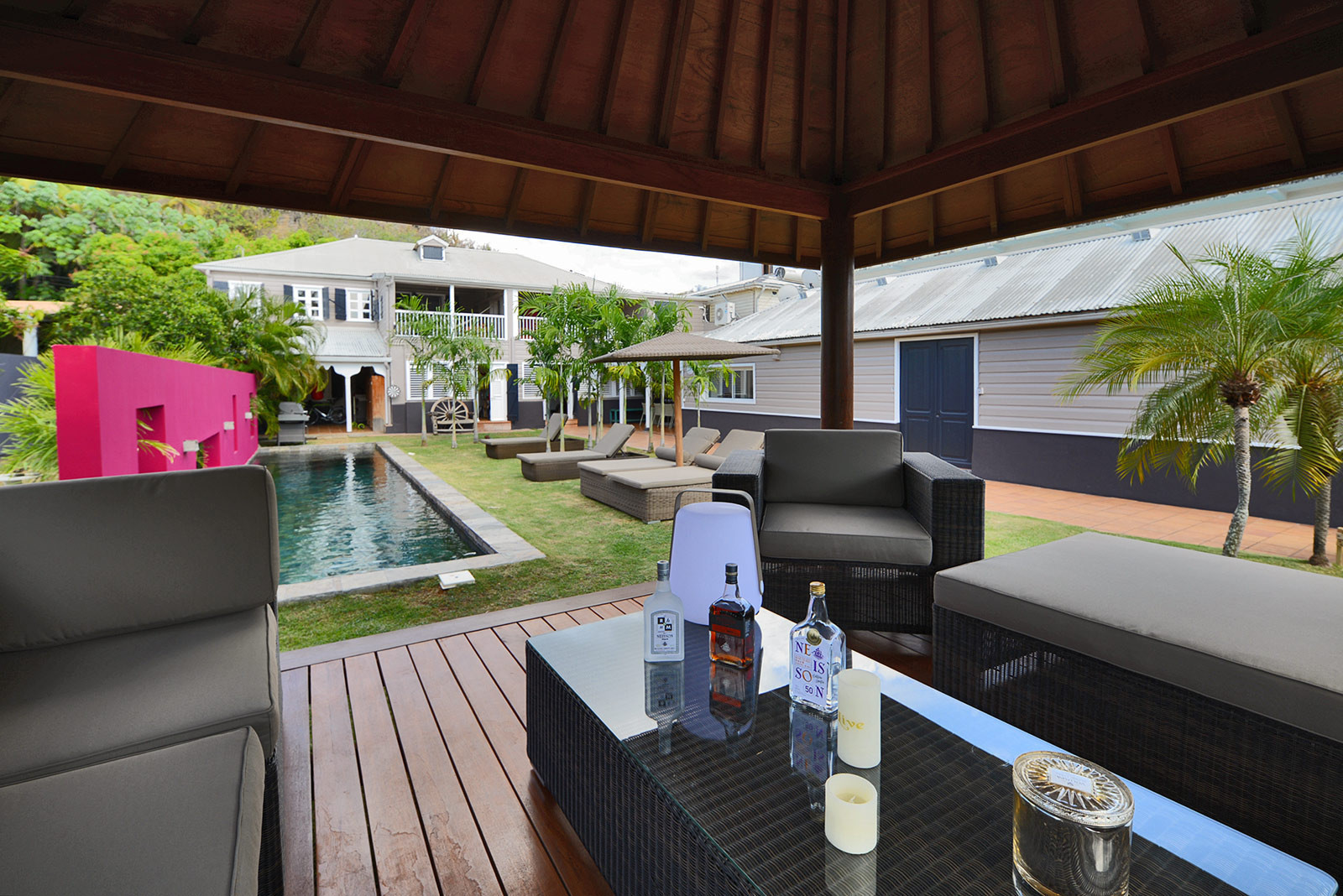 MAISON NEISSON location villa d'Exception Martinique sur la plage du ...