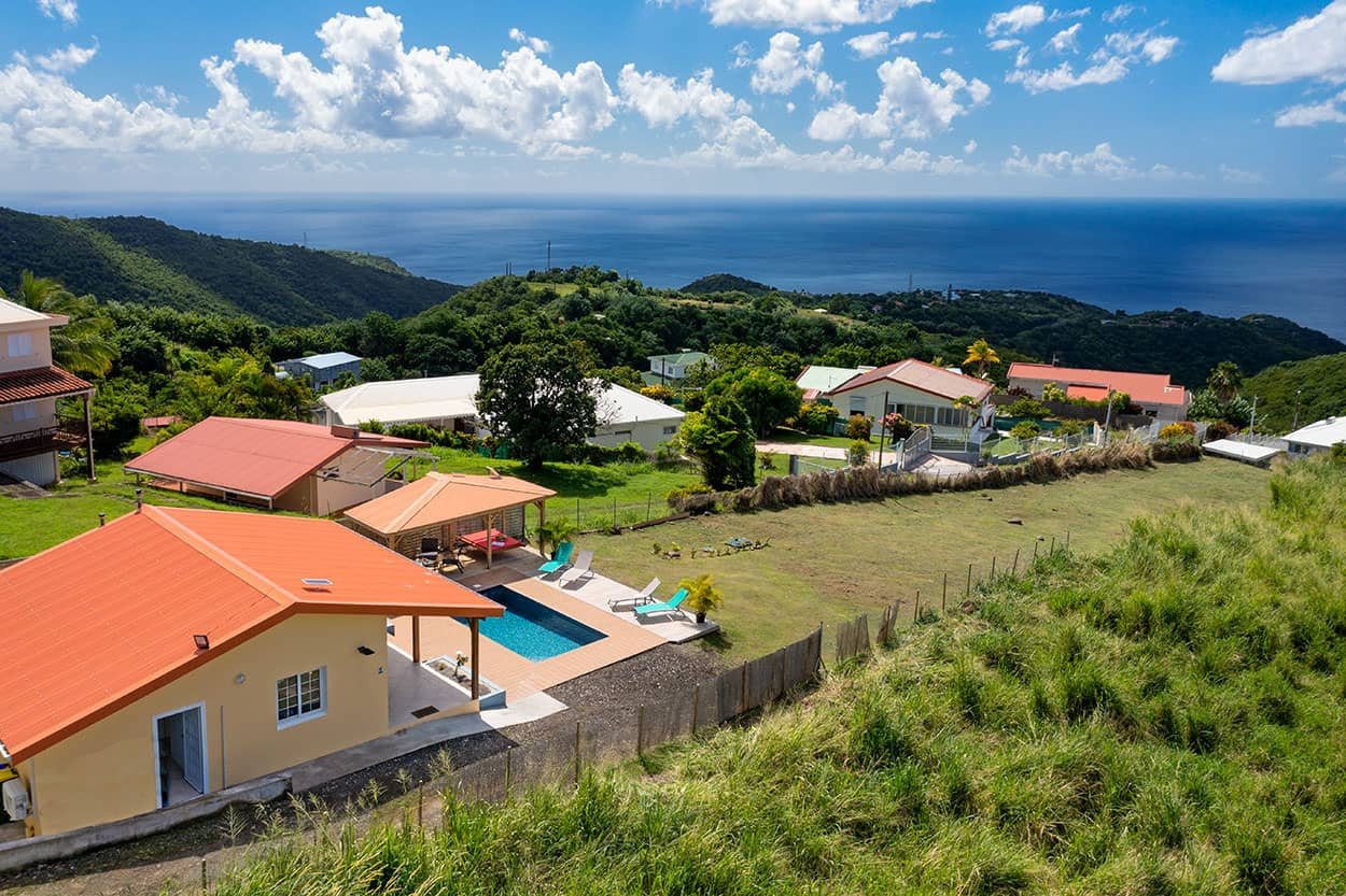 KAZ BELLE VUE Location villa Martinique vue mer piscine le Carbet - PMR ...