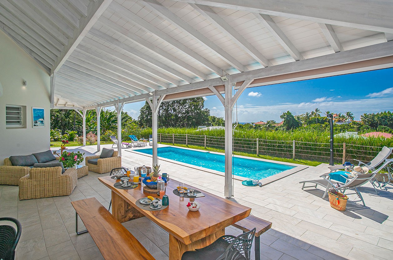 Villa BLEU CARAIBES Location PMR de Luxe Martinique le Diamant Piscine ...