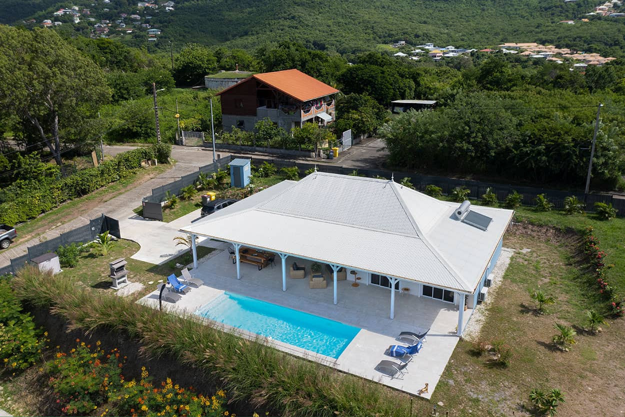 Villa BLEU CARAIBES Location PMR de Luxe Martinique le Diamant Piscine ...