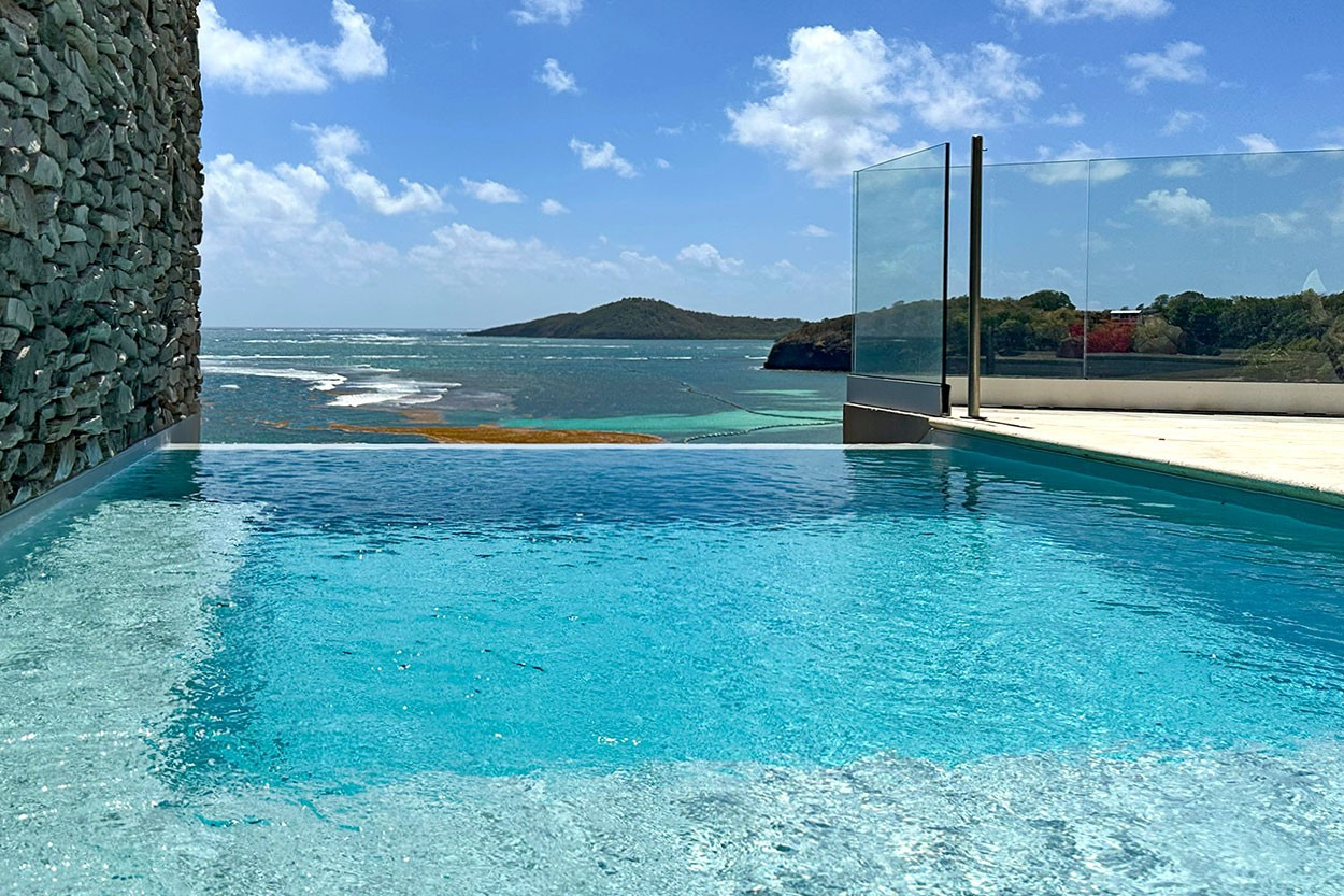 Soleil Levant location villa Martinique le François piscine vue mer ...